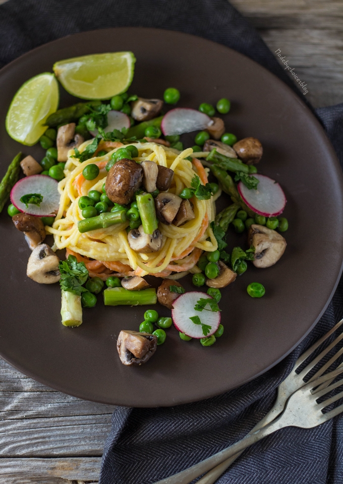 Massa primavera com molho branco - Made by Choices